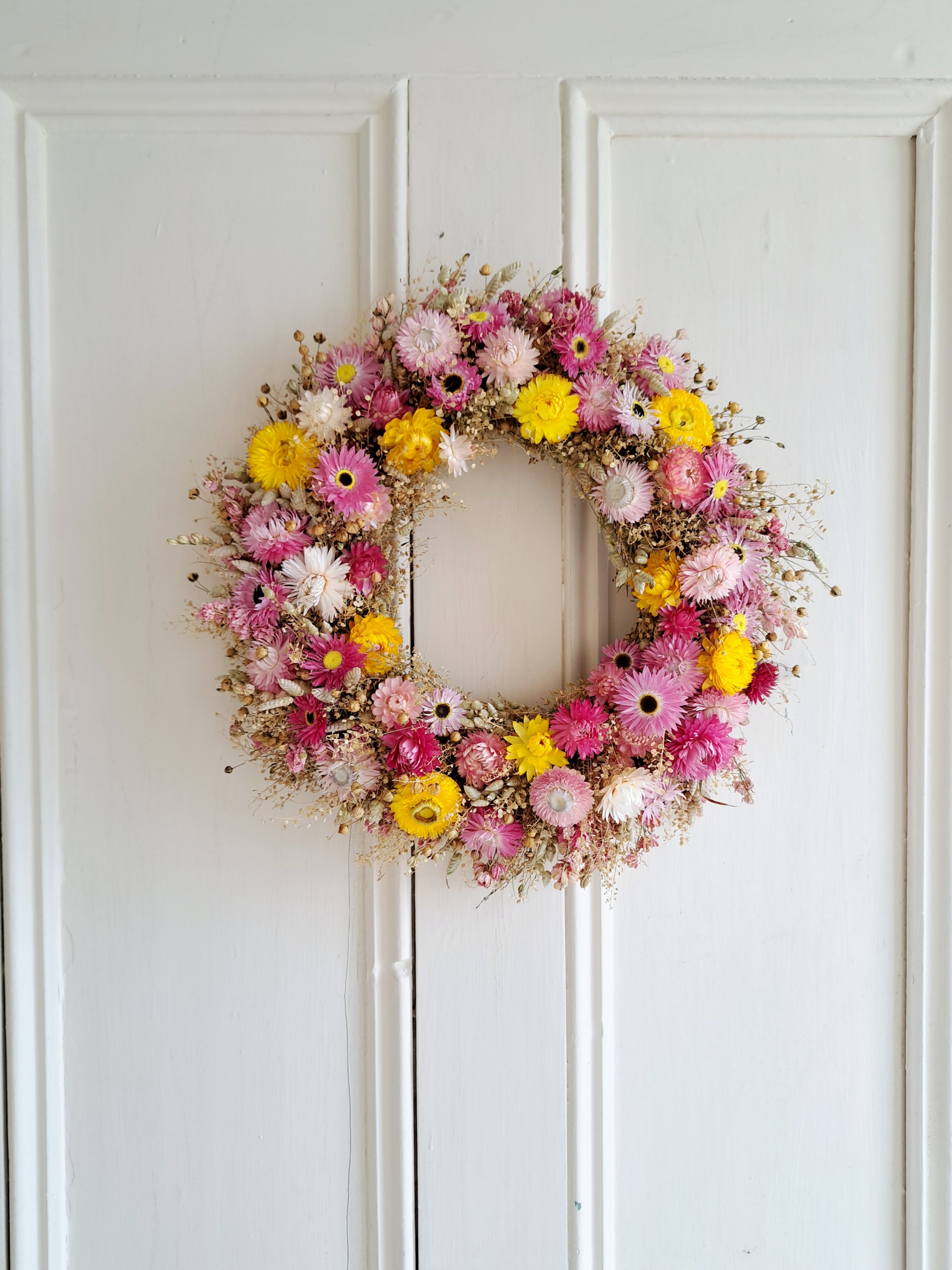 Bright Strawflowers Medium Dried Flower Wreath – Stone Meadow Gardens